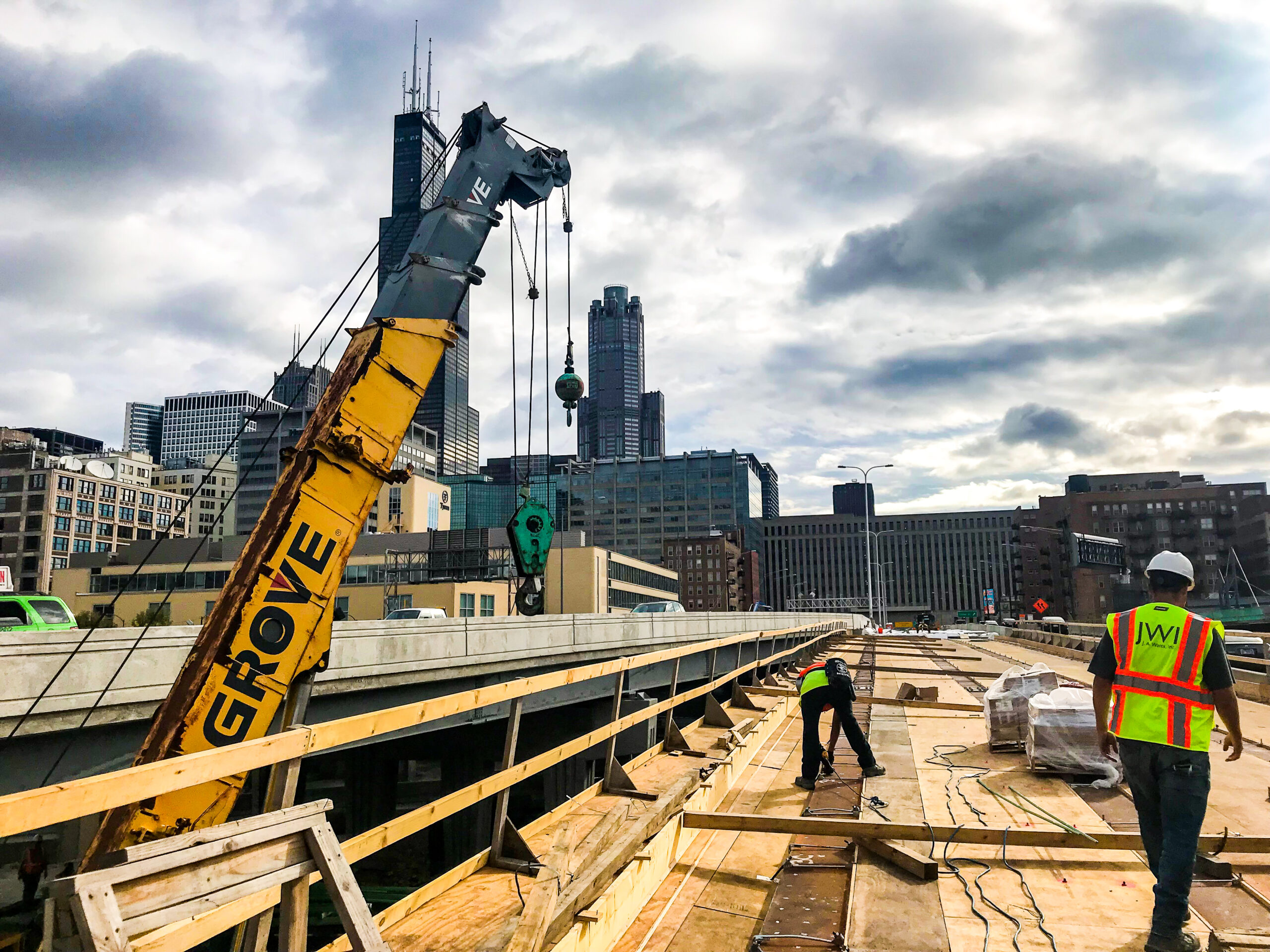 Illinois Department of Transportation (IDOT) I-90 at I-290/Congress ...
